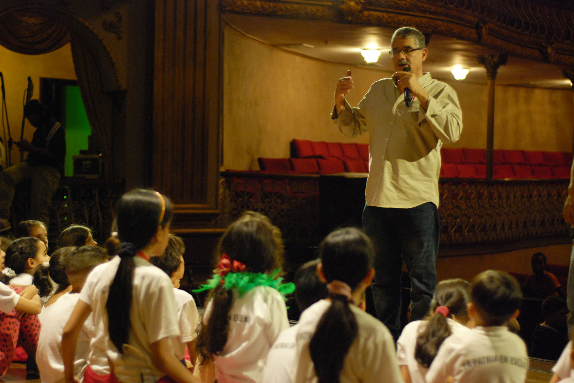 Pedro Lander, director de teatro de niños, para niños – Fundarte